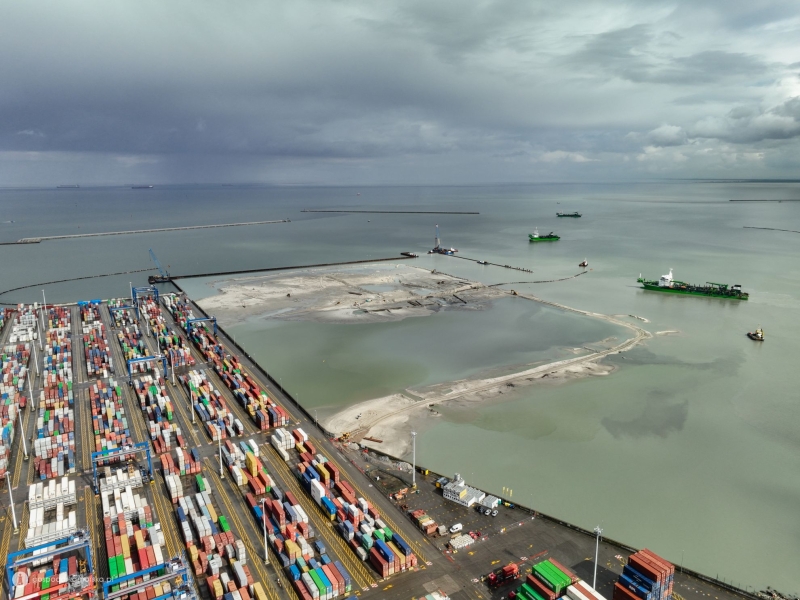 Baltic Hub. We look at the construction site of the T3 terminal ...