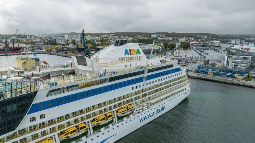 AIDAmar finishes the cruise ship season at the Port of Gdynia ...
